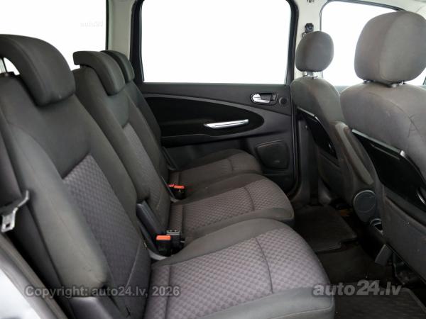 Grey Ford Galaxy 2007 in Tallinn, with an engine capacity of 2.00 L and mileage of 299 thousand km for 2499 €, photo 7 on AUTOMOTO.COM.LV