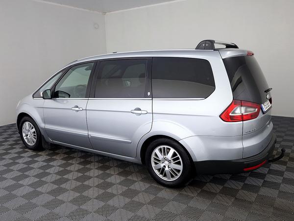 Pelēks Ford Galaxy 2007 Tallina, ar dzinēja tilpumu 2.00 L un nobraukumu 299 tūkst. km par 2099 €, foto 4 vietnē AUTOMOTO.COM.LV