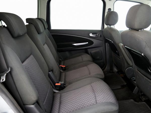 Pelēks Ford Galaxy 2007 Tallina, ar dzinēja tilpumu 2.00 L un nobraukumu 299 tūkst. km par 2099 €, foto 7 vietnē AUTOMOTO.COM.LV
