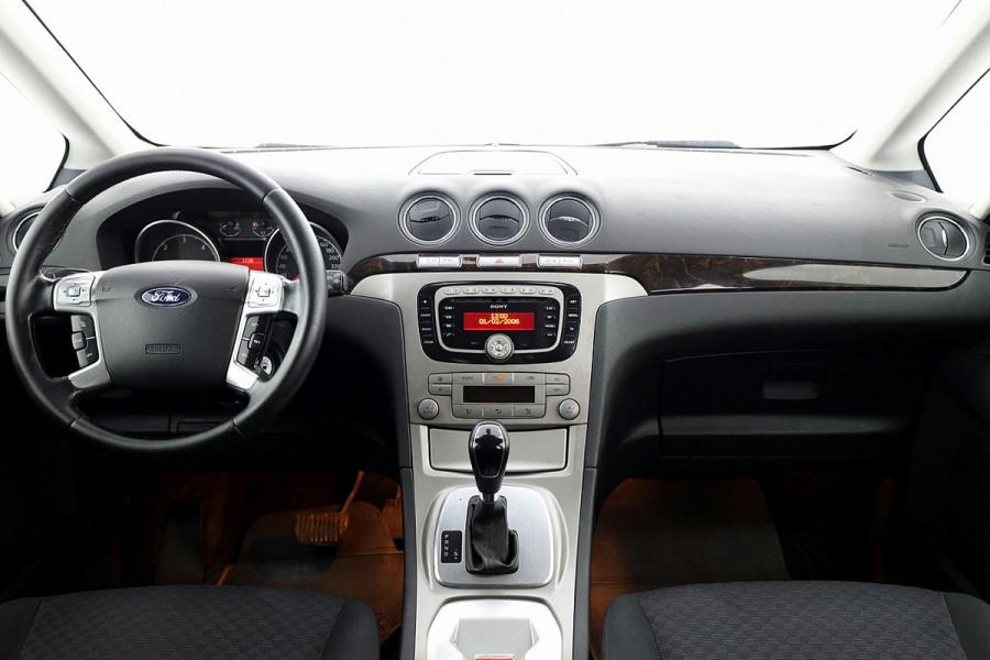Pelēks Ford Galaxy 2007 Tallina, ar dzinēja tilpumu 2.00 L un nobraukumu 299 tūkst. km par 2099 €, foto 14 vietnē AUTOMOTO.COM.LV