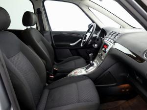 Pelēks Ford Galaxy 2007 Tallina, ar dzinēja tilpumu 2.00 L un nobraukumu 299 tūkst. km par 2099 €, foto 15 vietnē AUTOMOTO.COM.LV
