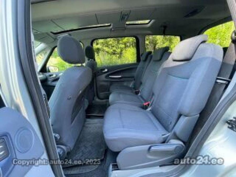 Grey Ford Galaxy 2008 in Kardla, with an engine capacity of 1.80 L and mileage of 286 thousand km for 1800 €, photo 7 on AUTOMOTO.COM.LV