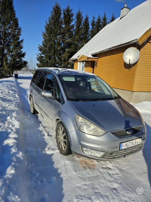 Grey Ford Galaxy 2008 in Vilnius, with an engine capacity of 1.75 L and mileage of 299 thousand km for 2700 €, photo 4 on AUTOMOTO.COM.LV