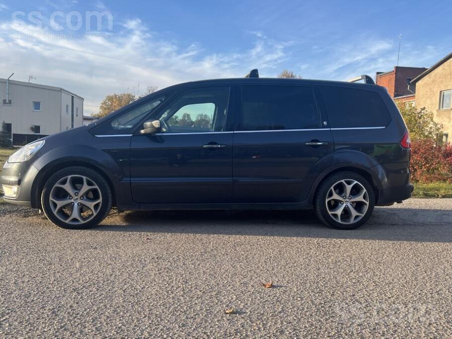 Pelēks Ford Galaxy 2009 Cēsis, ar dzinēja tilpumu 2.00 L un nobraukumu 350 tūkst. km par 3700 €, foto 3 vietnē AUTOMOTO.COM.LV