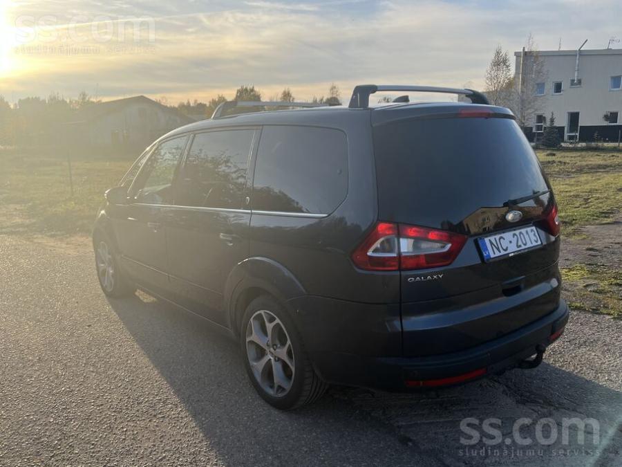 Pelēks Ford Galaxy 2009 Cēsis, ar dzinēja tilpumu 2.00 L un nobraukumu 350 tūkst. km par 3700 €, foto 4 vietnē AUTOMOTO.COM.LV