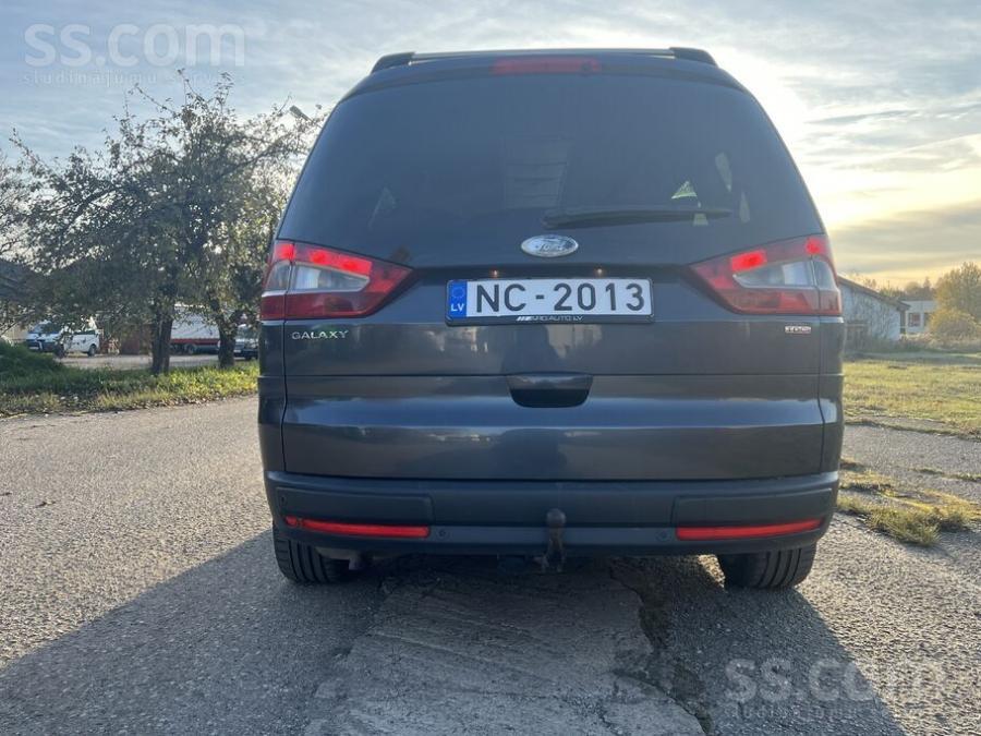 Pelēks Ford Galaxy 2009 Cēsis, ar dzinēja tilpumu 2.00 L un nobraukumu 350 tūkst. km par 3700 €, foto 5 vietnē AUTOMOTO.COM.LV