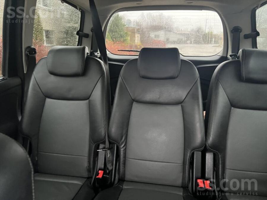 Pelēks Ford Galaxy 2009 Cēsis, ar dzinēja tilpumu 2.00 L un nobraukumu 350 tūkst. km par 3700 €, foto 11 vietnē AUTOMOTO.COM.LV