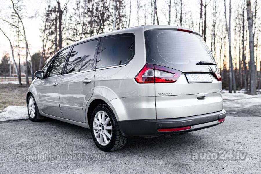 Pelēks Ford Galaxy 2009 Tallina, ar dzinēja tilpumu 2.00 L un nobraukumu 340 tūkst. km par 3999 €, foto 2 vietnē AUTOMOTO.COM.LV