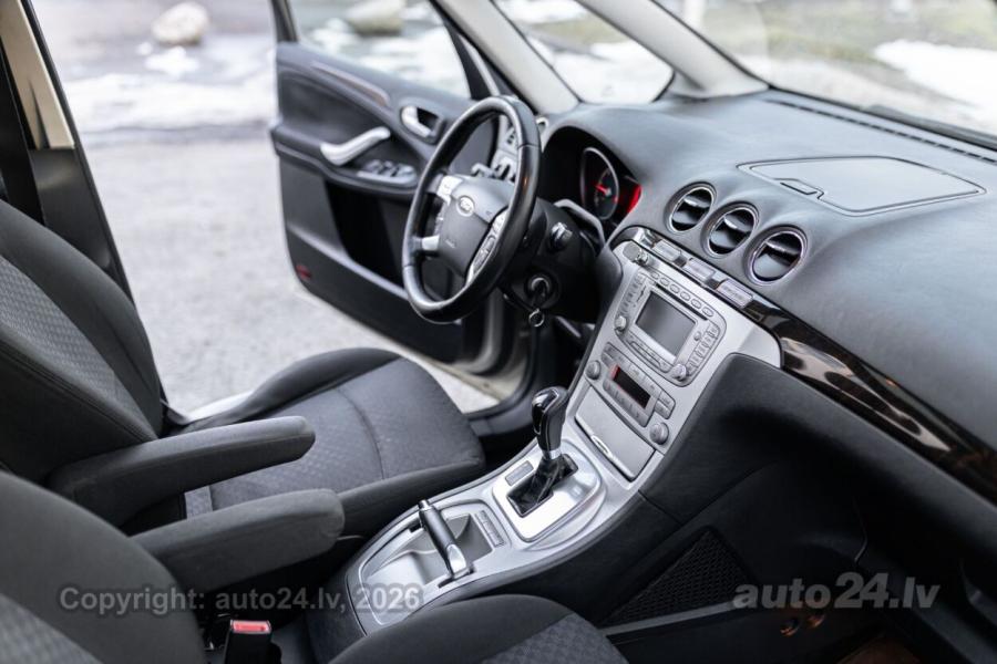 Pelēks Ford Galaxy 2009 Tallina, ar dzinēja tilpumu 2.00 L un nobraukumu 340 tūkst. km par 3999 €, foto 12 vietnē AUTOMOTO.COM.LV