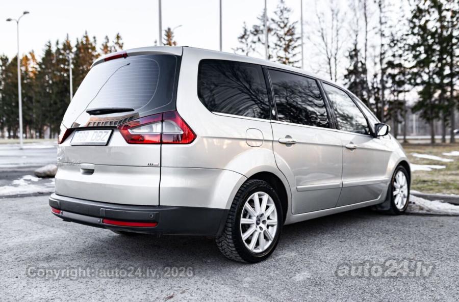 Pelēks Ford Galaxy 2009 Tallina, ar dzinēja tilpumu 2.00 L un nobraukumu 340 tūkst. km par 3999 €, foto 4 vietnē AUTOMOTO.COM.LV