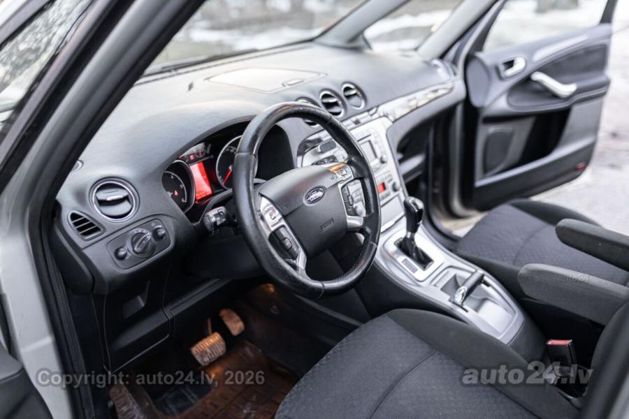 Pelēks Ford Galaxy 2009 Tallina, ar dzinēja tilpumu 2.00 L un nobraukumu 340 tūkst. km par 3999 €, foto 11 vietnē AUTOMOTO.COM.LV