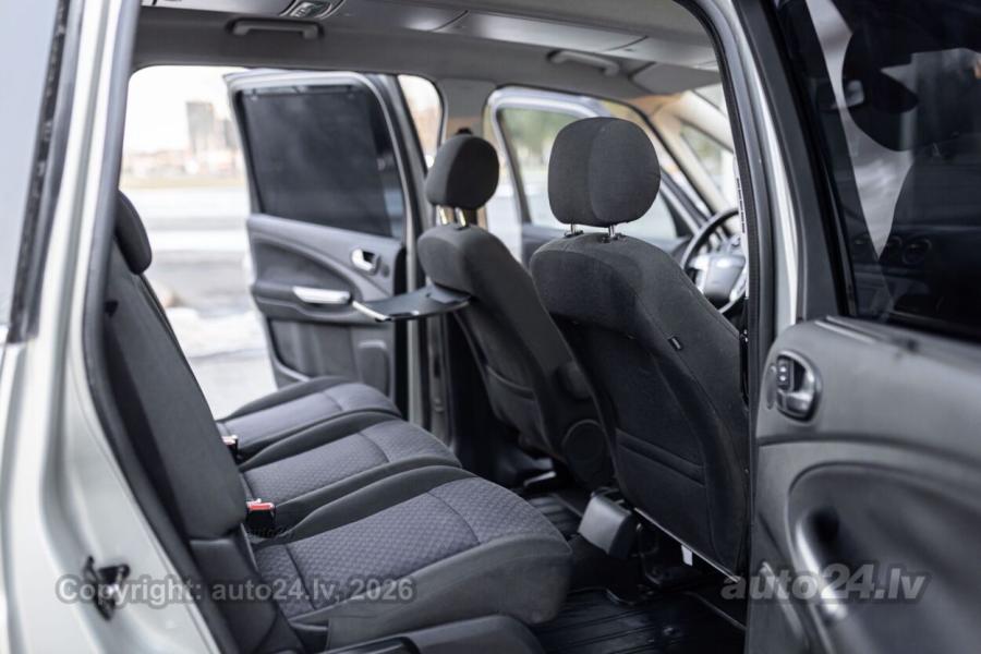 Pelēks Ford Galaxy 2009 Tallina, ar dzinēja tilpumu 2.00 L un nobraukumu 340 tūkst. km par 3999 €, foto 14 vietnē AUTOMOTO.COM.LV
