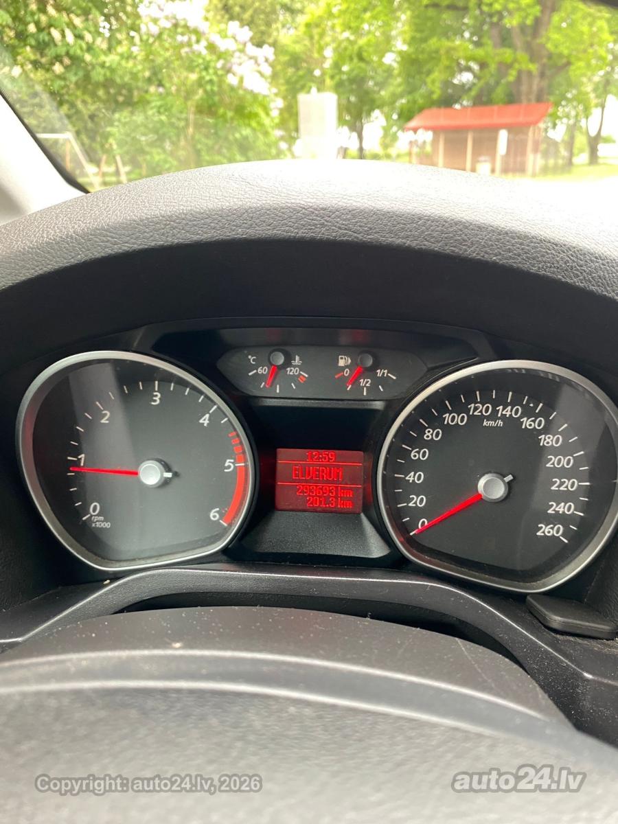 Grey Ford Galaxy 2009 in Riga, with an engine capacity of 2.00 L and mileage of 290 thousand km for 4100 €, photo 3 on AUTOMOTO.COM.LV