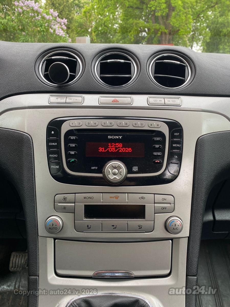 Grey Ford Galaxy 2009 in Riga, with an engine capacity of 2.00 L and mileage of 290 thousand km for 4100 €, photo 7 on AUTOMOTO.COM.LV