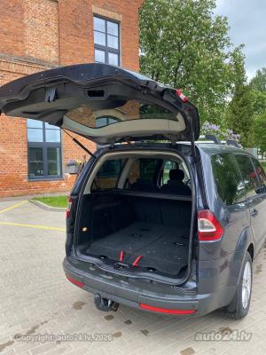 Grey Ford Galaxy 2009 in Riga, with an engine capacity of 2.00 L and mileage of 290 thousand km for 4100 €, photo 8 on AUTOMOTO.COM.LV