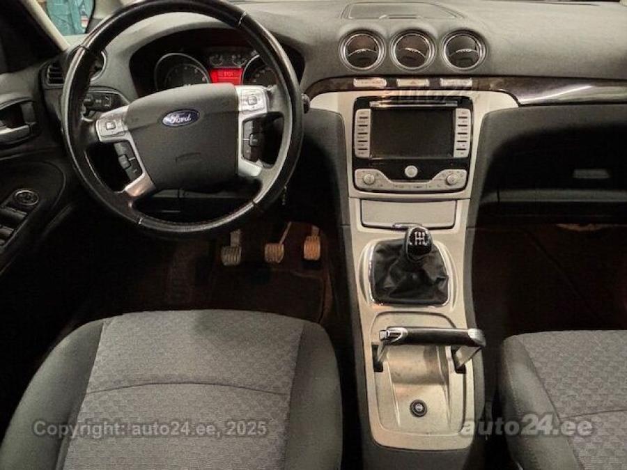 Pelēks Ford Galaxy 2010 Tartu, ar dzinēja tilpumu 2.00 L un nobraukumu 250 tūkst. km par 3900 €, foto 9 vietnē AUTOMOTO.COM.LV