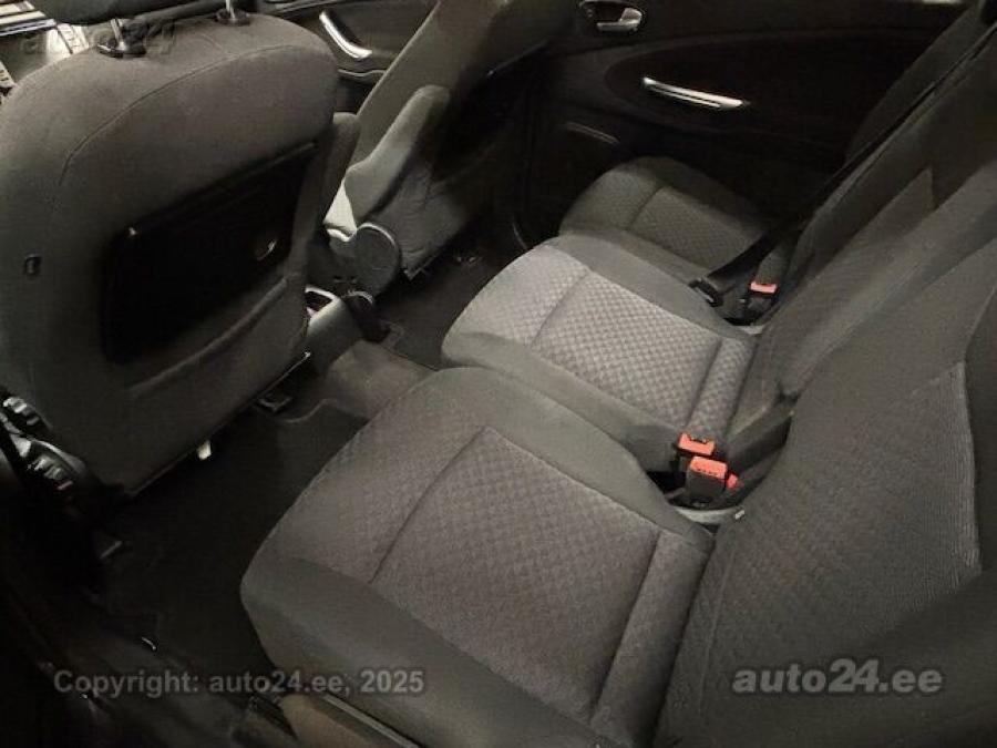 Pelēks Ford Galaxy 2010 Tartu, ar dzinēja tilpumu 2.00 L un nobraukumu 250 tūkst. km par 3900 €, foto 12 vietnē AUTOMOTO.COM.LV