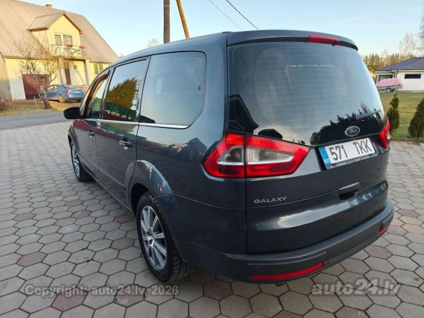 Pelēks Ford Galaxy 2010 Paide, ar dzinēja tilpumu 2.00 L un nobraukumu 294 tūkst. km par 4490 €, foto 5 vietnē AUTOMOTO.COM.LV