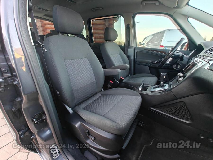 Pelēks Ford Galaxy 2010 Paide, ar dzinēja tilpumu 2.00 L un nobraukumu 294 tūkst. km par 4490 €, foto 14 vietnē AUTOMOTO.COM.LV