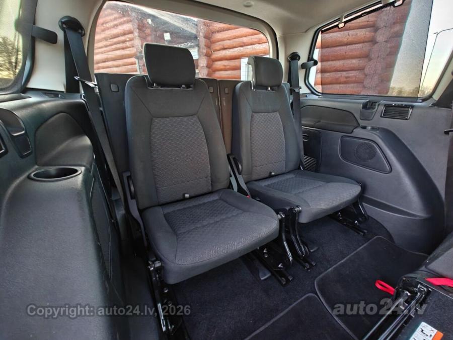 Pelēks Ford Galaxy 2010 Paide, ar dzinēja tilpumu 2.00 L un nobraukumu 294 tūkst. km par 4490 €, foto 17 vietnē AUTOMOTO.COM.LV