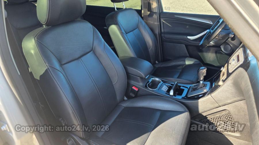 Grey Ford Galaxy 2011 in Valga, with an engine capacity of 2.00 L and mileage of 240 thousand km for 6490 €, photo 11 on AUTOMOTO.COM.LV