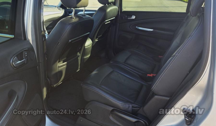 Grey Ford Galaxy 2011 in Valga, with an engine capacity of 2.00 L and mileage of 240 thousand km for 6490 €, photo 12 on AUTOMOTO.COM.LV