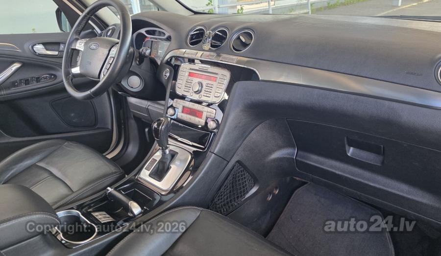 Grey Ford Galaxy 2011 in Valga, with an engine capacity of 2.00 L and mileage of 240 thousand km for 6490 €, photo 18 on AUTOMOTO.COM.LV
