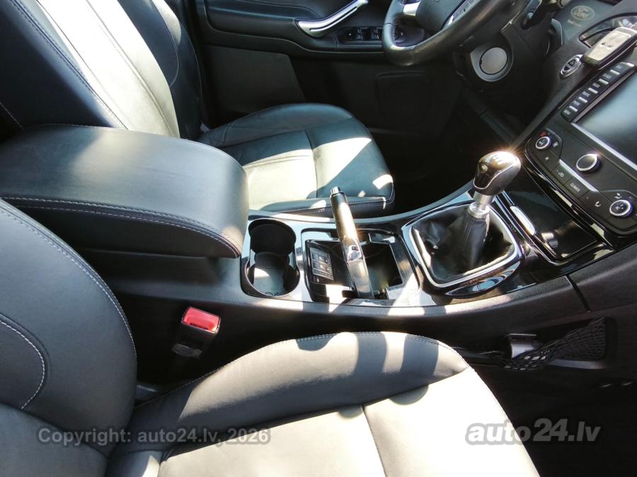 Grey Ford Galaxy 2012 in Tartu, with an engine capacity of 2.20 L and mileage of 261 thousand km for 7790 €, photo 9 on AUTOMOTO.COM.LV
