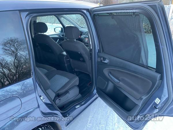 Pelēks Ford Galaxy 2014 Tallina, ar dzinēja tilpumu 2.00 L un nobraukumu 220 tūkst. km par 9400 €, foto 6 vietnē AUTOMOTO.COM.LV