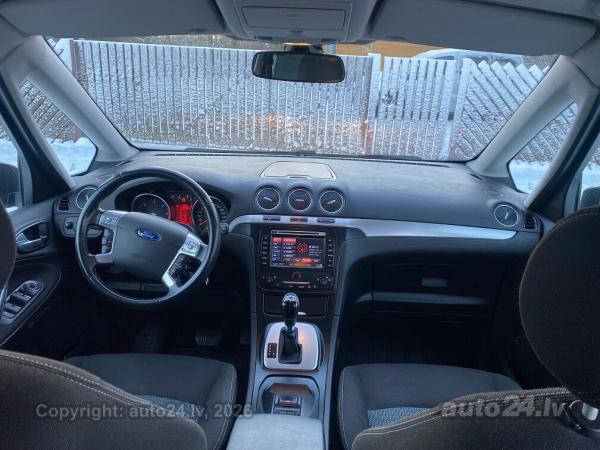 Pelēks Ford Galaxy 2014 Tallina, ar dzinēja tilpumu 2.00 L un nobraukumu 220 tūkst. km par 9400 €, foto 9 vietnē AUTOMOTO.COM.LV