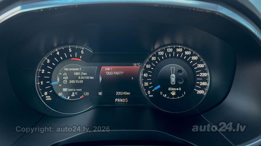 Pelēks Ford Galaxy 2016 Kuresāre, ar dzinēja tilpumu 2.00 L un nobraukumu 205 tūkst. km par 13990 €, foto 23 vietnē AUTOMOTO.COM.LV
