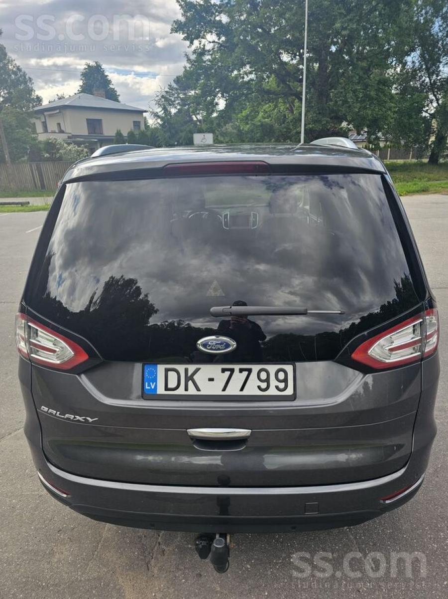 Grey Ford Galaxy 2016 in Riga, with an engine capacity of 2.00 L and mileage of 298 thousand km for 11999 €, photo 5 on AUTOMOTO.COM.LV