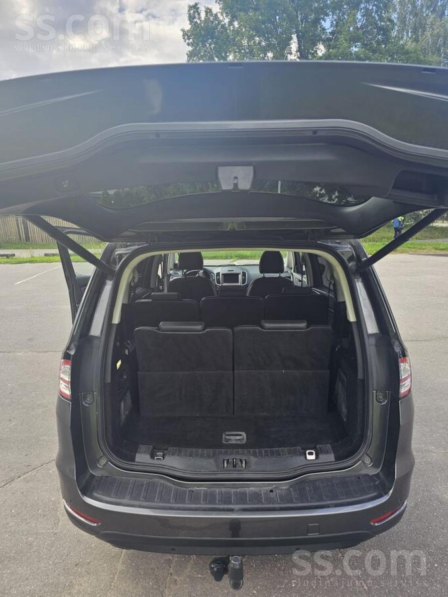 Grey Ford Galaxy 2016 in Riga, with an engine capacity of 2.00 L and mileage of 298 thousand km for 11999 €, photo 6 on AUTOMOTO.COM.LV