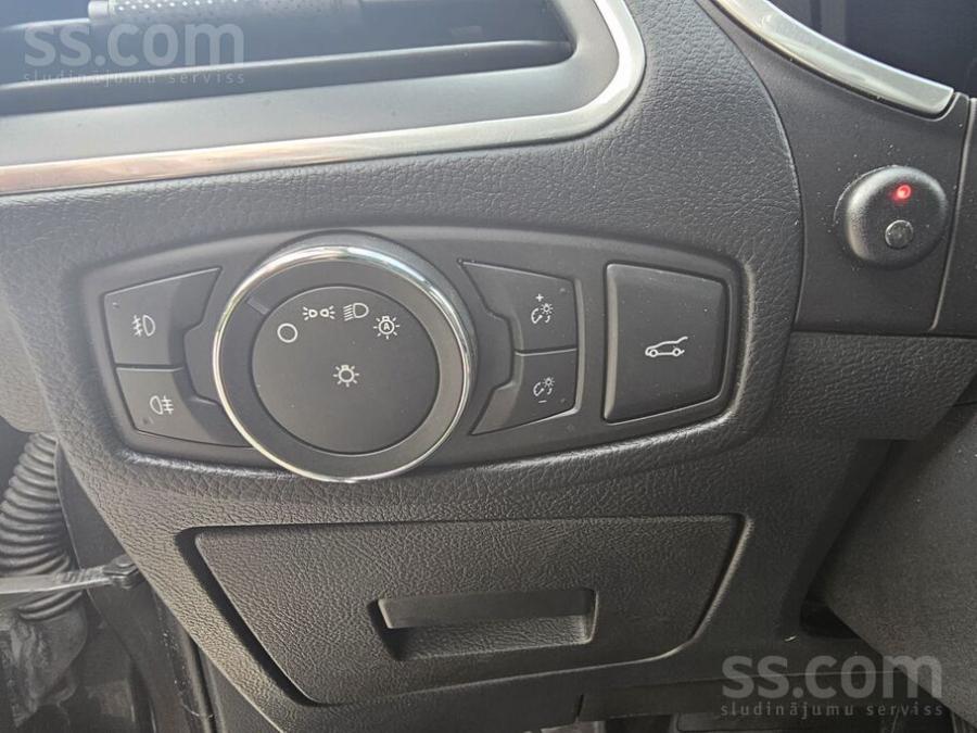 Grey Ford Galaxy 2016 in Riga, with an engine capacity of 2.00 L and mileage of 298 thousand km for 11999 €, photo 8 on AUTOMOTO.COM.LV