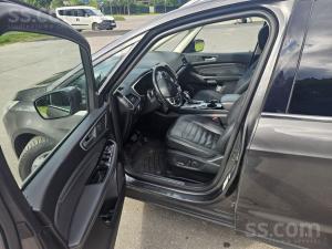 Grey Ford Galaxy 2016 in Riga, with an engine capacity of 2.00 L and mileage of 298 thousand km for 11999 €, photo 12 on AUTOMOTO.COM.LV