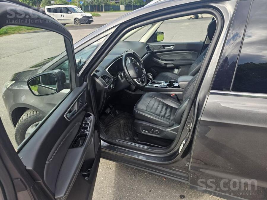 Grey Ford Galaxy 2016 in Riga, with an engine capacity of 2.00 L and mileage of 298 thousand km for 11999 €, photo 12 on AUTOMOTO.COM.LV