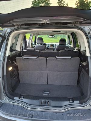 Grey Ford Galaxy 2017 in Tartu, with an engine capacity of 2.00 L and mileage of 195 thousand km for 12499 €, photo 15 on AUTOMOTO.COM.LV