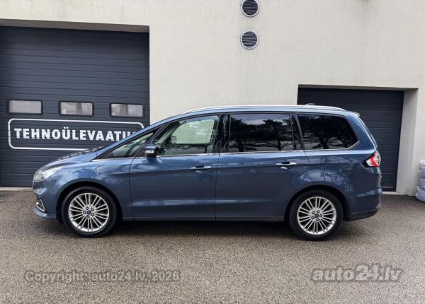 Pelēks Ford Galaxy 2022 Pērnava, ar dzinēja tilpumu 2.00 L un nobraukumu 165 tūkst. km par 26990 €, foto 2 vietnē AUTOMOTO.COM.LV