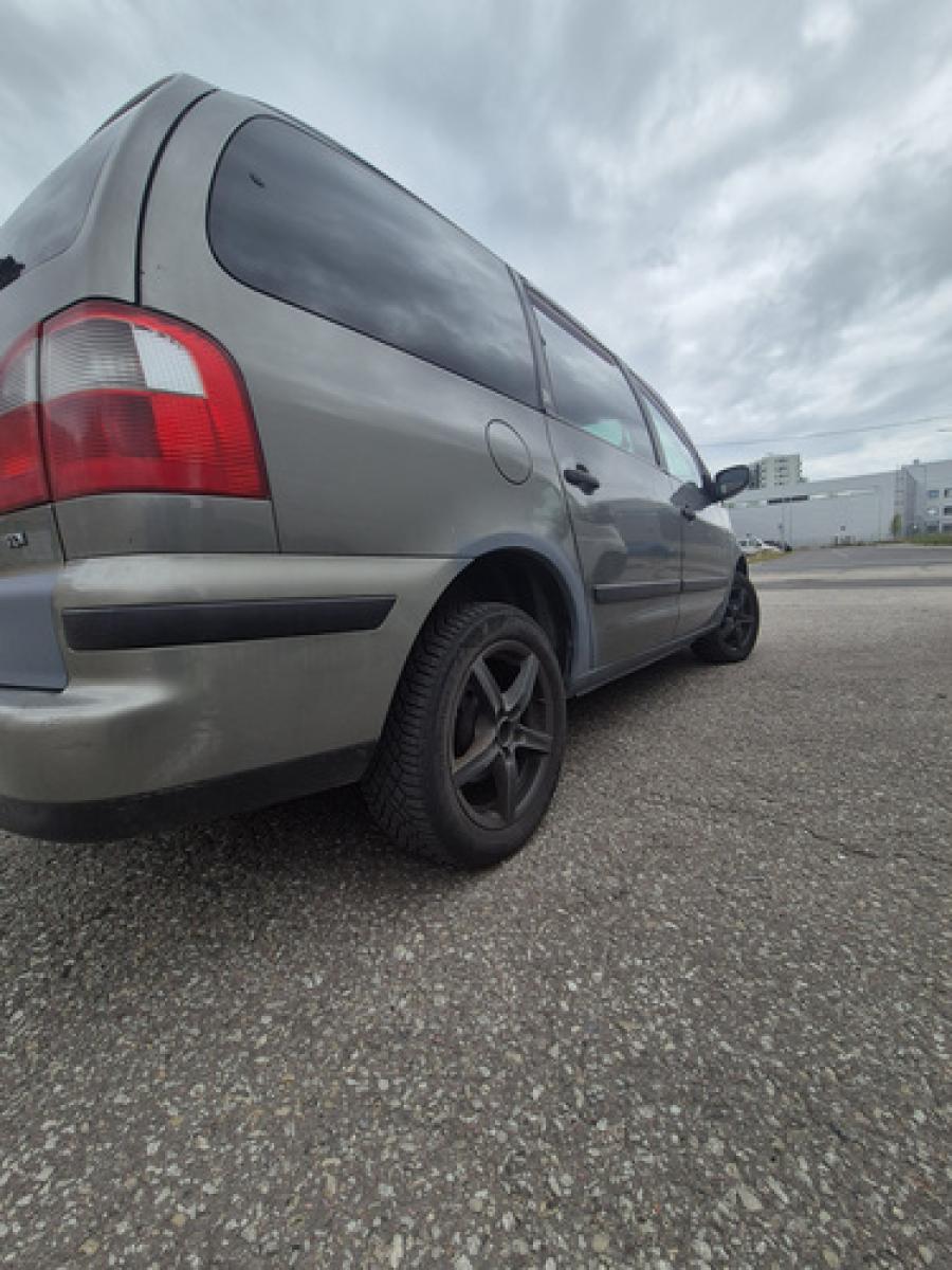 Ford Galaxy 2002 in Tallinn, with an engine capacity of 1.90 L and mileage of 261 thousand km for 1700 €, photo 8 on AUTOMOTO.COM.LV