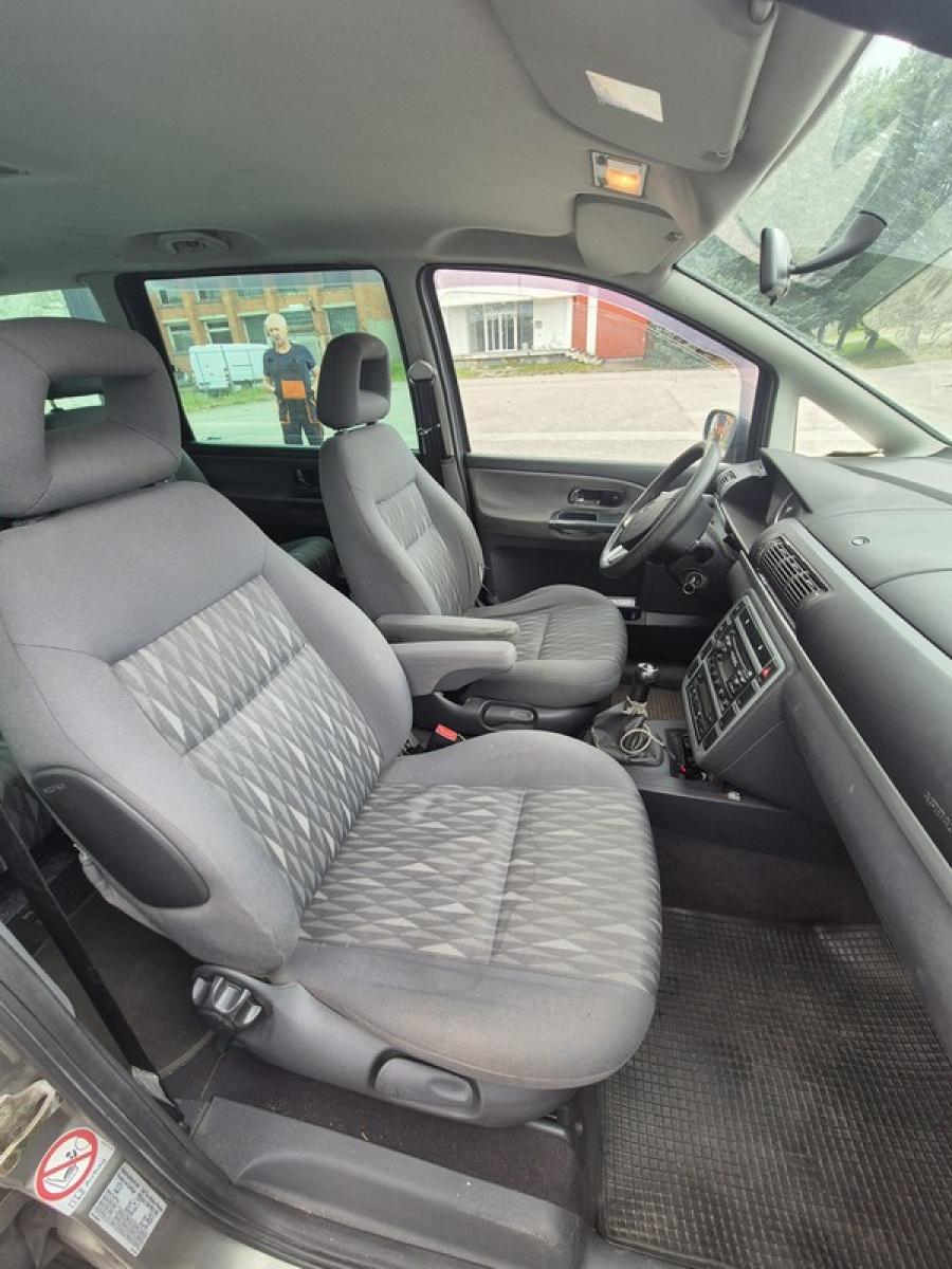 Ford Galaxy 2002 in Tallinn, with an engine capacity of 1.90 L and mileage of 261 thousand km for 1700 €, photo 17 on AUTOMOTO.COM.LV