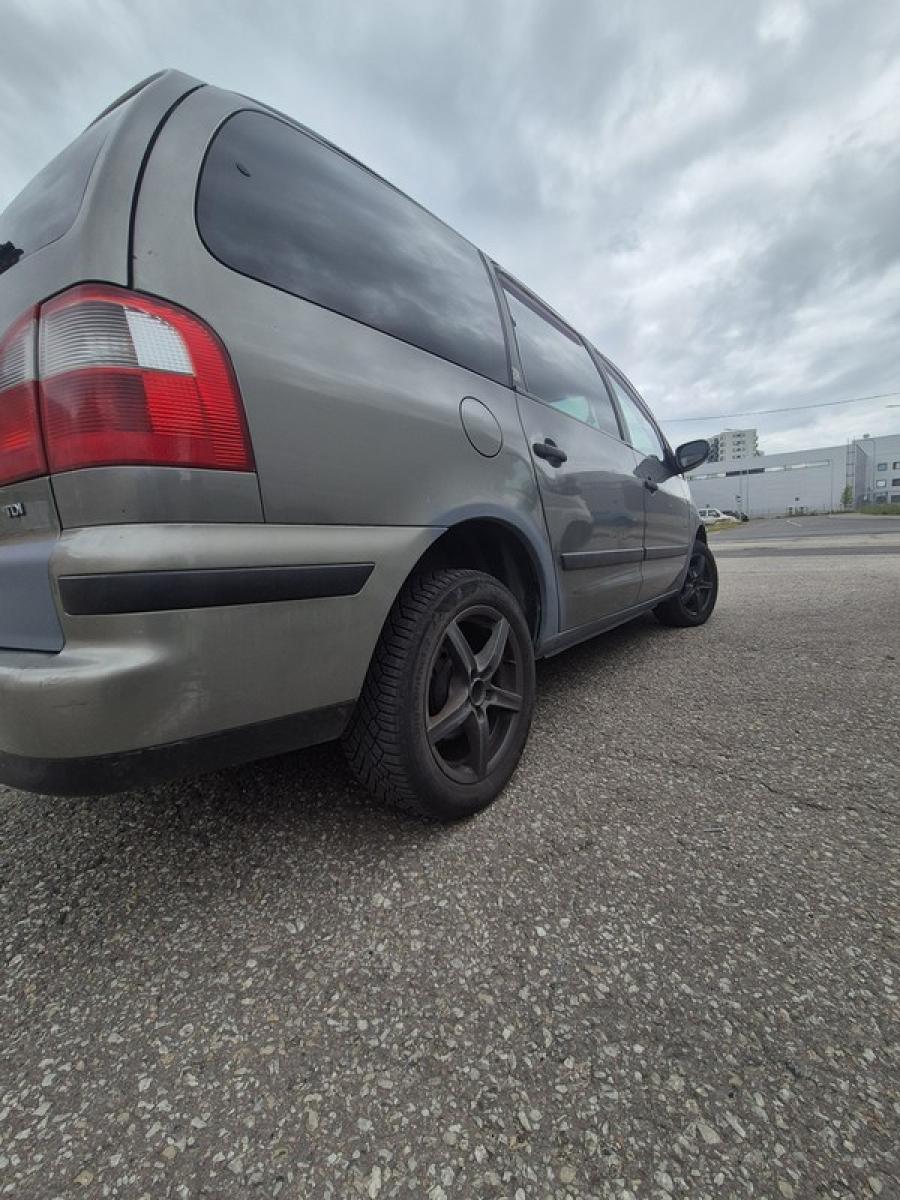 Ford Galaxy 2002 in Tallinn, with an engine capacity of 1.90 L and mileage of 261 thousand km for 1700 €, photo 19 on AUTOMOTO.COM.LV