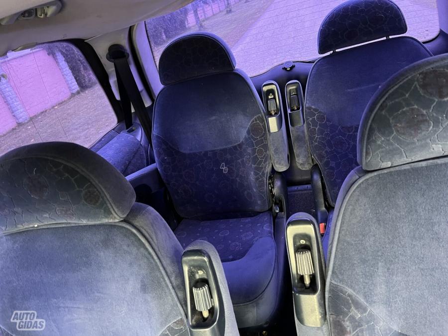 Ford Galaxy 1996 Klaipėda, ar dzinēja tilpumu 2.80 L un nobraukumu 265 tūkst. km par 1000 €, foto 9 vietnē AUTOMOTO.COM.LV
