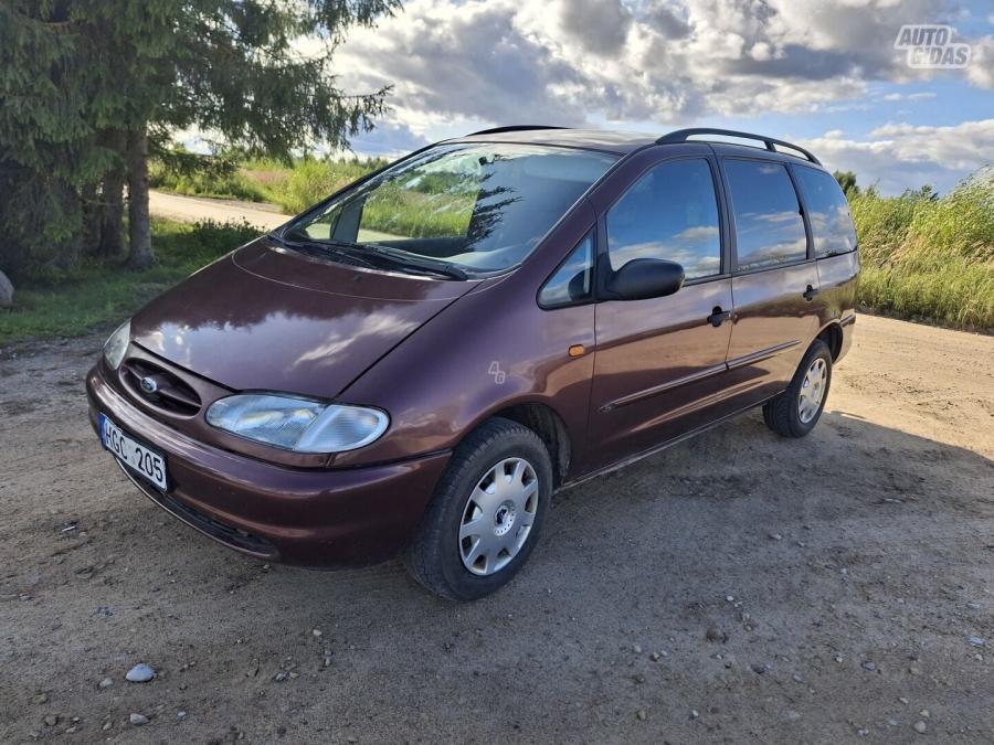 Ford Galaxy 1997 in Mazeikiai, with an engine capacity of 2.30 L and mileage of 285 thousand km for 450 €, photo 1 on AUTOMOTO.COM.LV