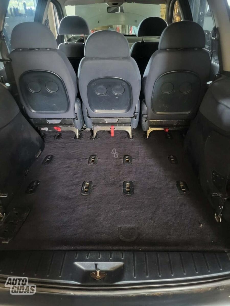 Ford Galaxy 1999 in Panevezys, with an engine capacity of 1.90 L and mileage of 394 thousand km for 1300 €, photo 9 on AUTOMOTO.COM.LV