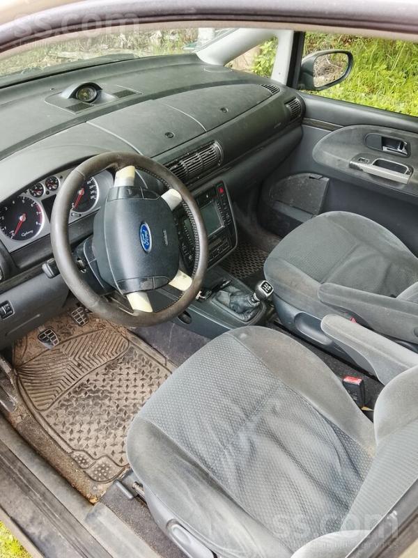 Ford Galaxy 2002 Rīga, ar dzinēja tilpumu 2.30 L un nobraukumu 475 tūkst. km par 900 €, foto 5 vietnē AUTOMOTO.COM.LV