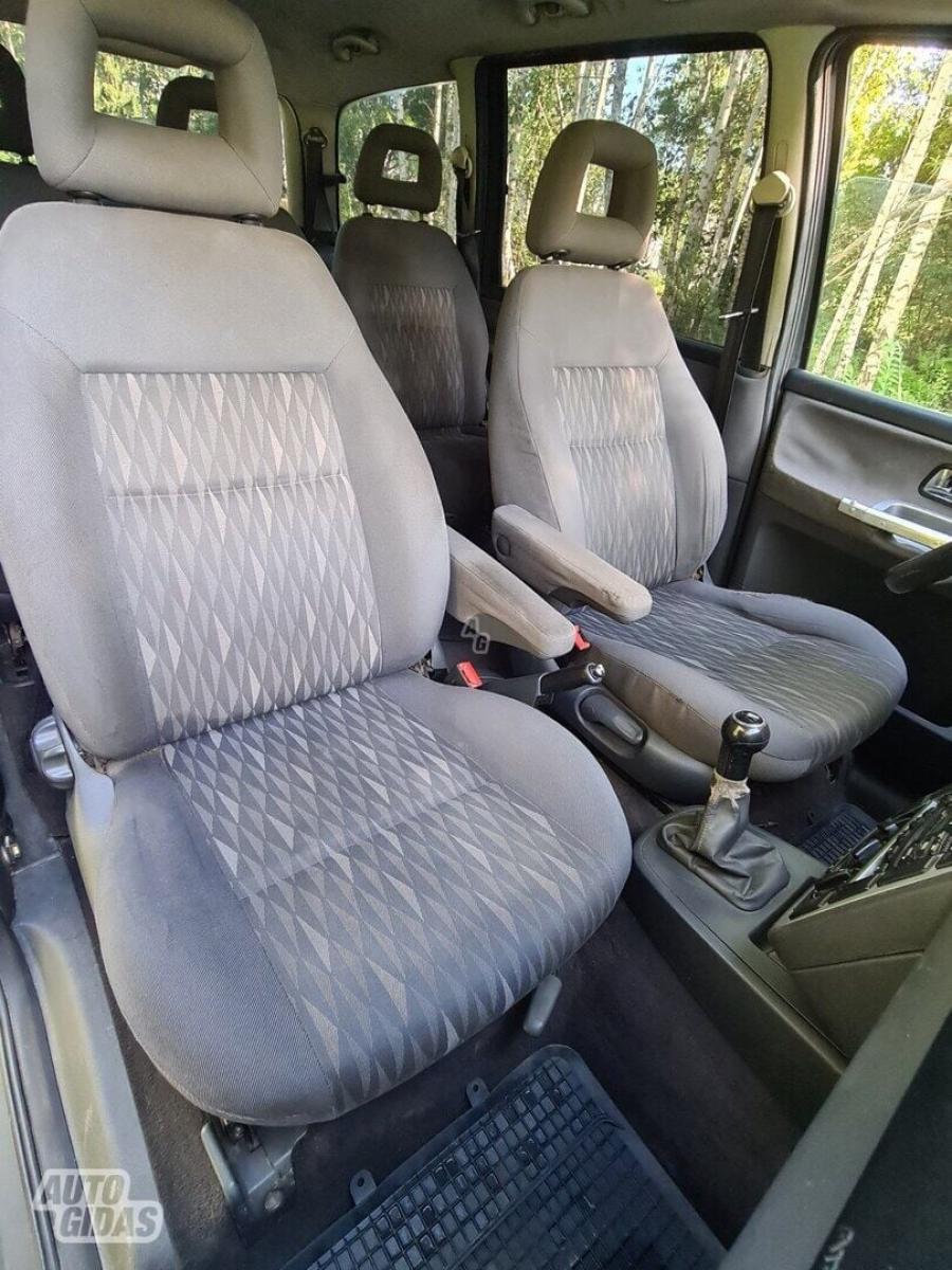 Ford Galaxy 2002 Viļņa, ar dzinēja tilpumu 1.90 L un nobraukumu 284 tūkst. km par 1250 €, foto 34 vietnē AUTOMOTO.COM.LV