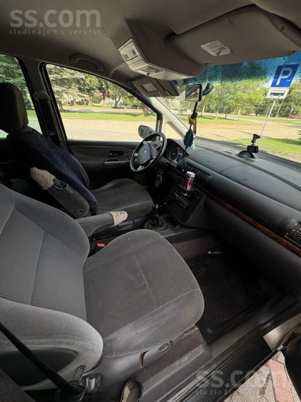 Ford Galaxy 2004 in Kuldiga, with an engine capacity of 1.90 L and mileage of 267 thousand km for 1200 €, photo 6 on AUTOMOTO.COM.LV