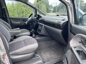 Ford Galaxy 2004 in Siauliai, with an engine capacity of 1.90 L and mileage of 218 thousand km for 1650 €, photo 16 on AUTOMOTO.COM.LV
