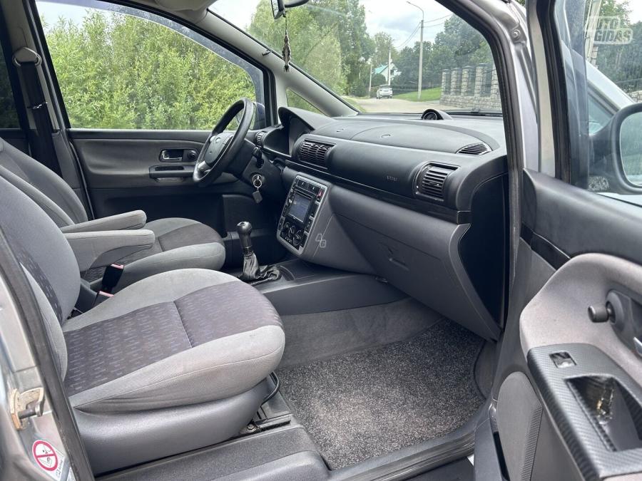 Ford Galaxy 2004 in Siauliai, with an engine capacity of 1.90 L and mileage of 218 thousand km for 1650 €, photo 16 on AUTOMOTO.COM.LV