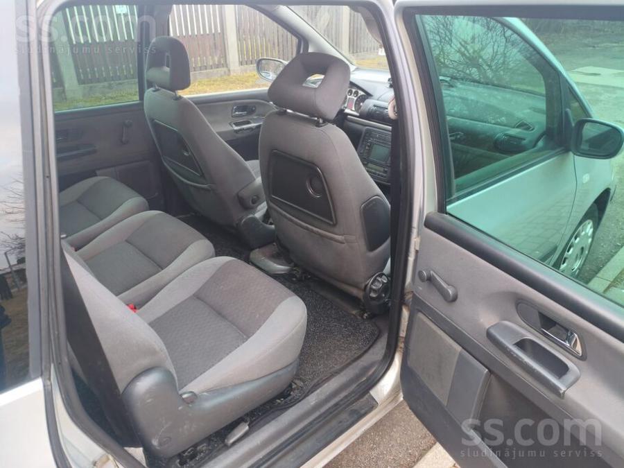 Ford Galaxy 2005 in Riga, with an engine capacity of 1.90 L and mileage of 397 thousand km for 1455 €, photo 13 on AUTOMOTO.COM.LV